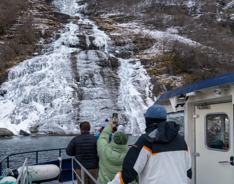 From Ålesund: Winter Fjord Cruise to Geirangerfjord - Food, Comfort, and Practicalities