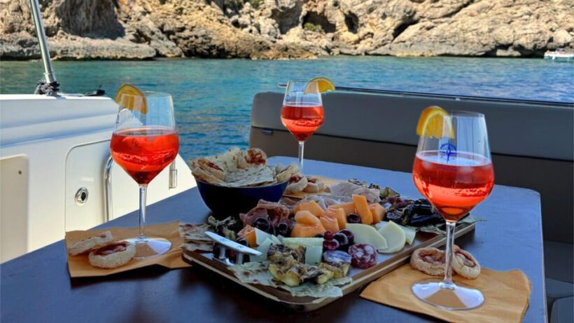 From Alghero: half-day motor boat trip - Authenticity and Small-Group Charm