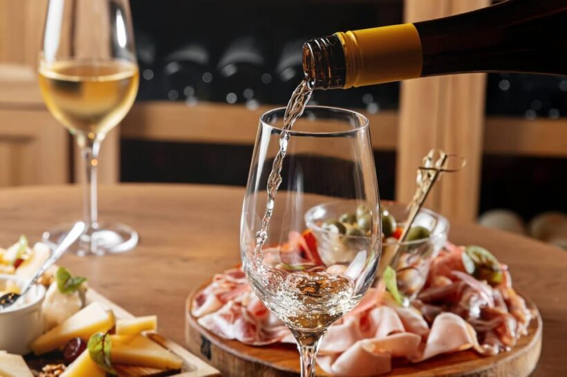 From Alicante: Premium visit to the winery. The best of our wines. - Analyzing the Value