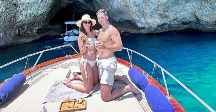 from Amalfi: Capri Boat Tour with Blue Grotto - FAQ