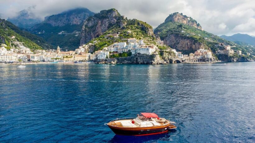 From Amalfi: private 12m boat trip to Capri - Key Points