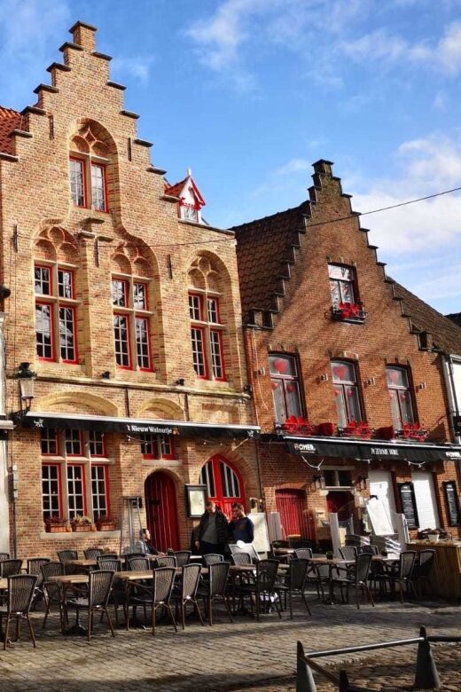 From Amsterdam: Bruges Guided Day Trip in English - Free Time to Explore