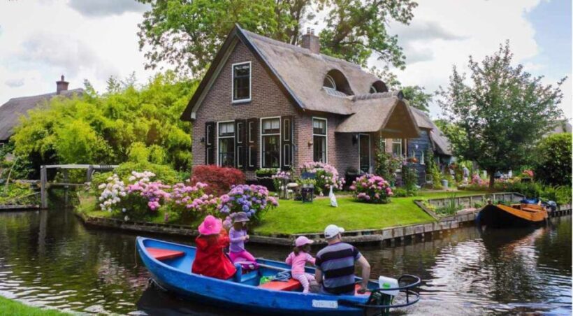 From Amsterdam: Giethoorn Guided Day Trip with Canal Cruise - An In-Depth Look at the Tour Itinerary