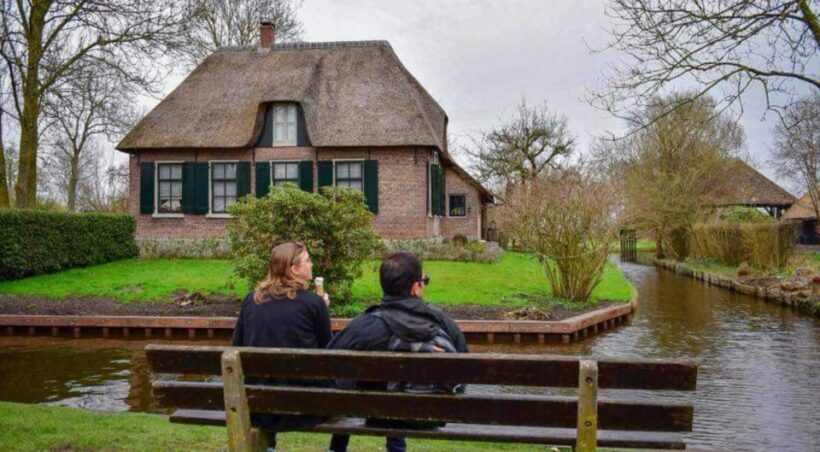 From Amsterdam: Giethoorn Guided Day Trip with Canal Cruise - Who Should Consider This Tour?