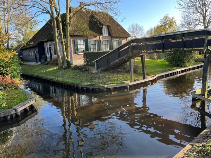 From Amsterdam: Giethoorn Small Group Tour with Boat Ride - Logistics and Value