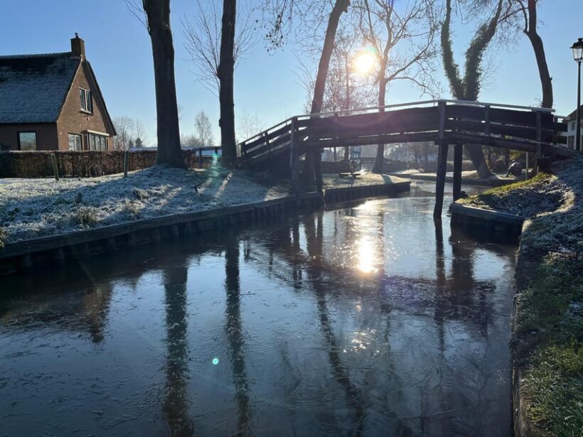 From Amsterdam: Giethoorn Small Group Tour with Boat Ride - What Travelers Say
