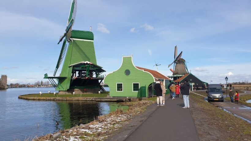From Amsterdam: Small Group Zaanse Schans and Volendam Tour - An In-Depth Look at the Tour Experience