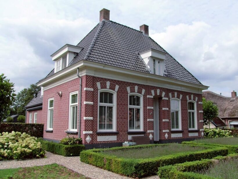 From Amsterdam: Zaanse Schans and Giethoorn Countryside Trip - Authentic Experiences and Insights
