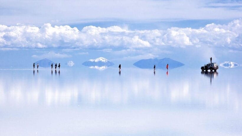 From Atacama | Salar de Uyuni 4 days the largest salt lake - Transportation and Logistics