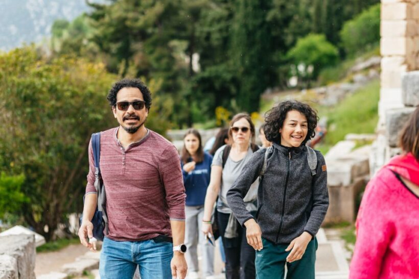 From Athens: Day Trip to Delphi & Arachova with Audio Guide - The Itinerary: What to Expect on the Day