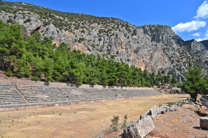 From Athens: Delphi and Osios Loukas Monastery Day Trip - Exploring the Classic Greece: Delphi and Osios Loukas Monastery