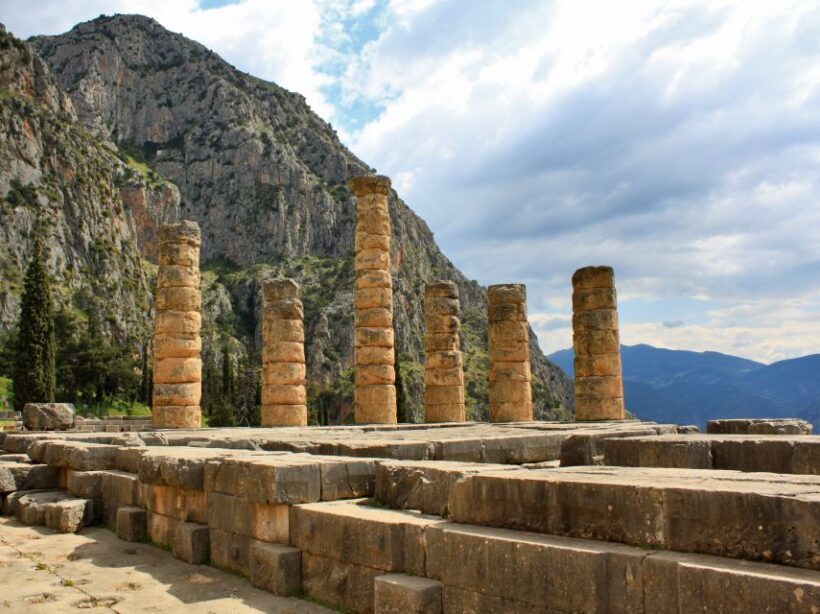 From Athens: Private Delphi and Thermopylae Guided Day Trip - Additional Considerations