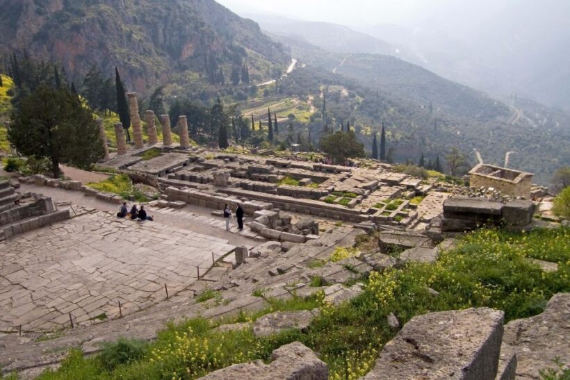 From Athens: Temple of Apollo and Oracle Delphi Day Trip - Transportation and Group Dynamics