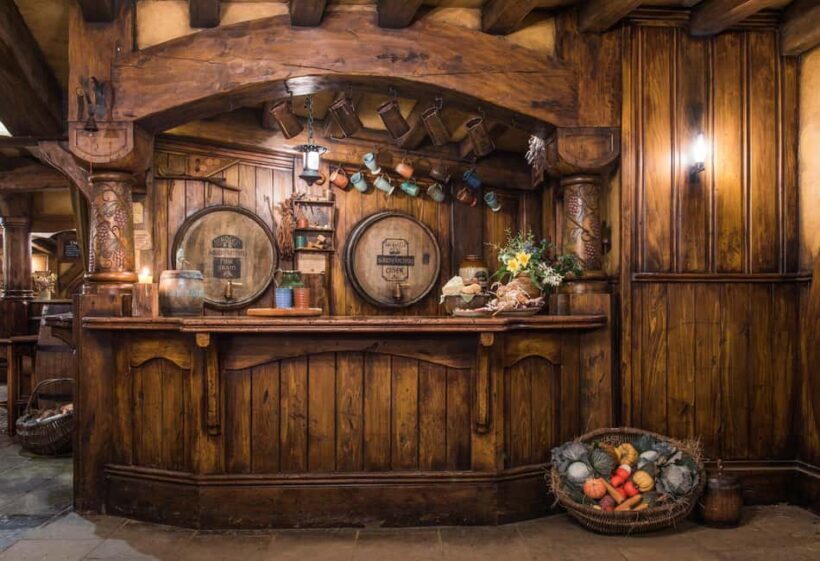 From Auckland: Hobbiton Private Transfers with Group Tour - Key Points