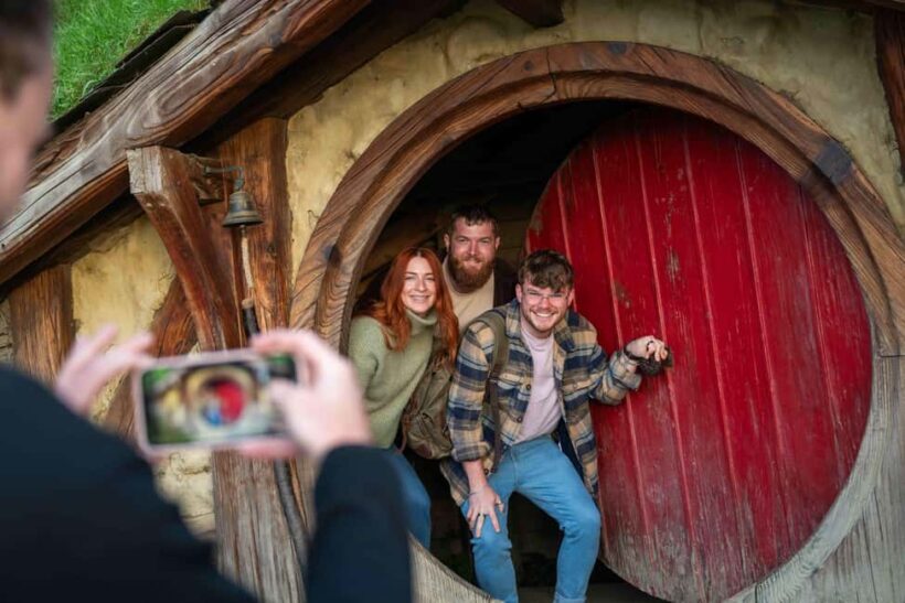 From Auckland: Hobbiton Private Transfers with Group Tour - What Makes the Tour Stand Out?