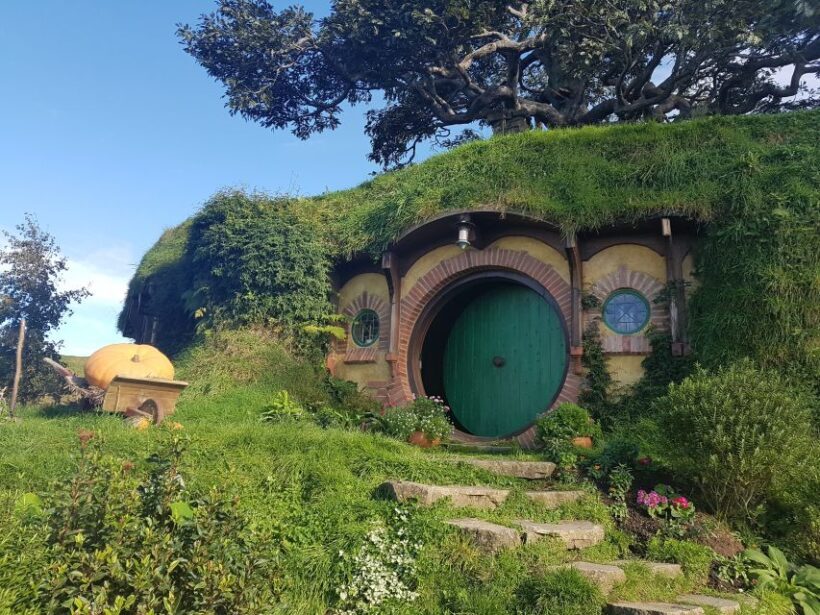From Auckland: Hobbiton & Rotorua Tour with Lunch at Te Puia - Rotorua: Geothermal Wonders and Maori Culture
