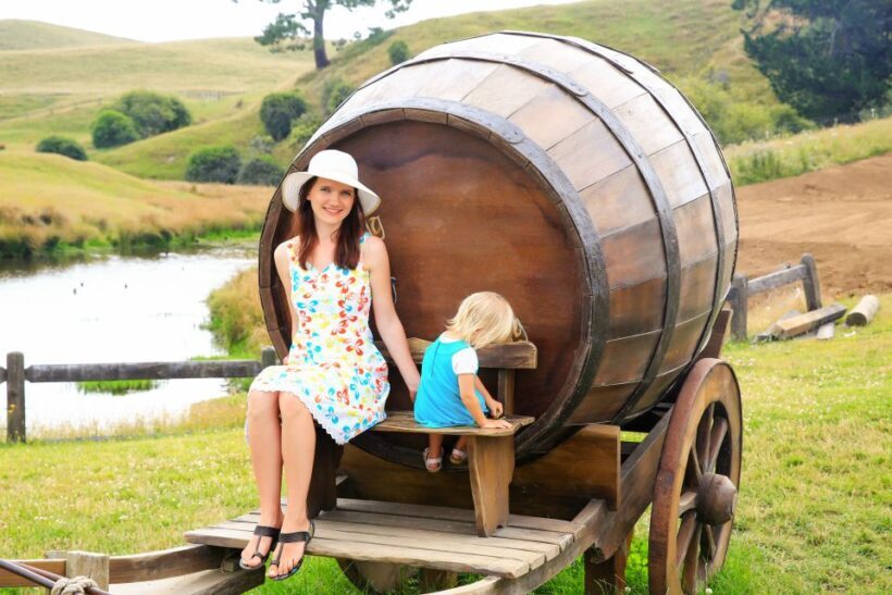From Auckland: Hobbiton & Rotorua Tour with Lunch at Te Puia - The Experience in Summary
