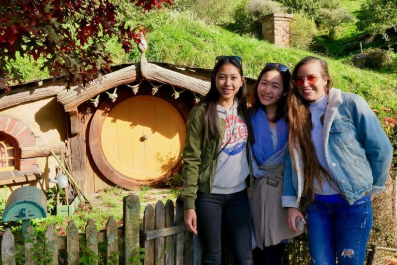 From Auckland: Hobbiton & Waitomo Caves Full-Day Trip - Practical Tips for Travelers