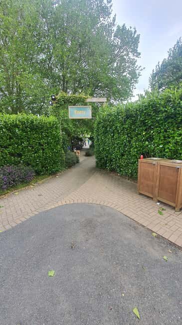From Auckland: Private tour Hobbiton Movie Set Day Trip - Authentic experiences and traveler feedback