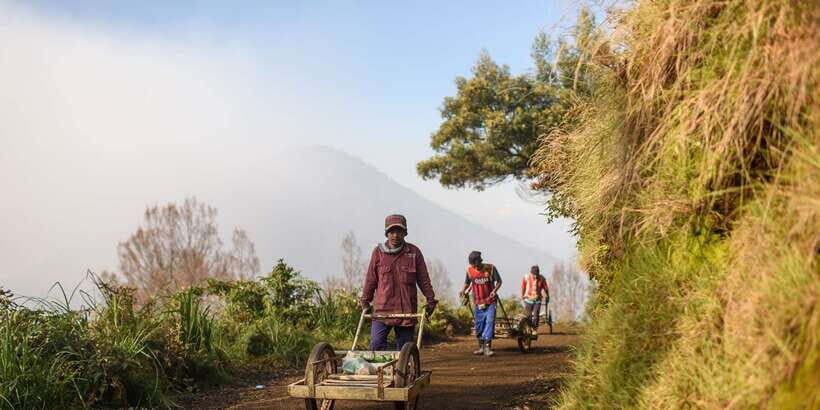 From Bali: 24-Hour Kawah Ijen Blue Flames, Dinner & Room - Key Points