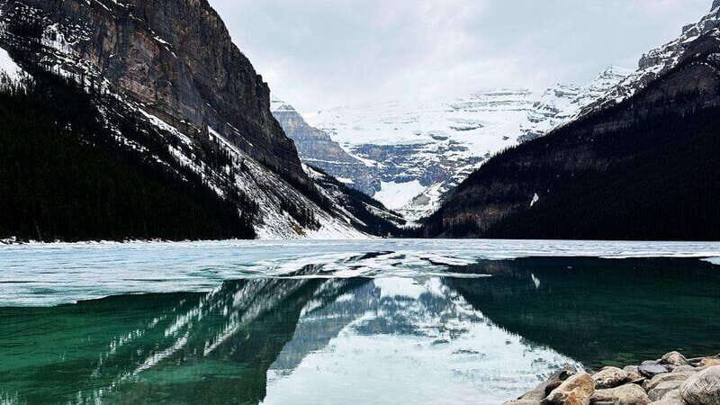 From Banff: Lake Louise and Moraine Lake Sightseeing Tour - Transportation and Comfort