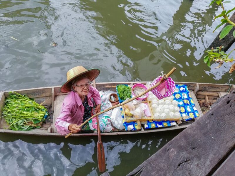 From Bangkok: Damnoen Saduak & Train Market Tour in Spanish - The Sum Up