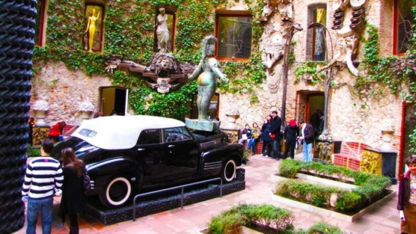 From Barcelona: Dalí Triangle and Cadaques Tour - Scenic Costa Brava Drive and Return to Barcelona