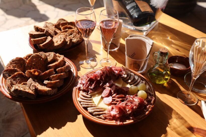 From Barcelona: Montserrat Lunch & Wine Tasting in Vineyard - Exploring the Montserrat & Vineyard Experience: A Practical Review
