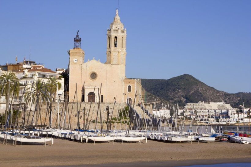 From Barcelona: Private Full-Day Girona & Sitges Guided Tour - Practical Tips for Travelers