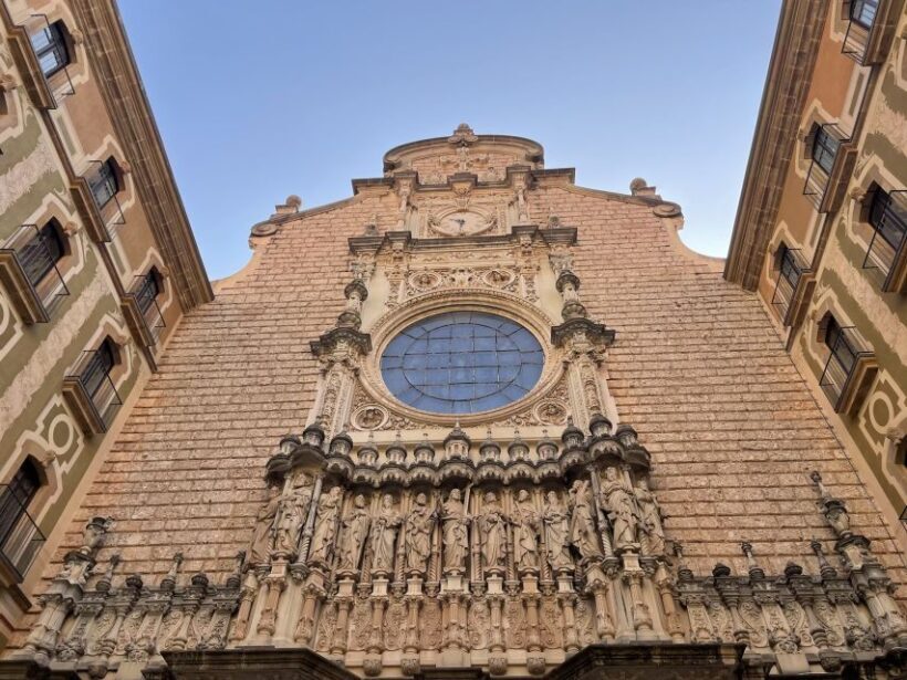 From Barcelona: Private Montserrat and Boutique Winery Tour - A Break for Catalan Cuisine