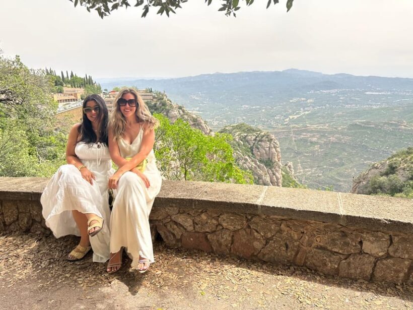 From Barcelona: PRIVATE Montserrat Guided Tour - Key Points