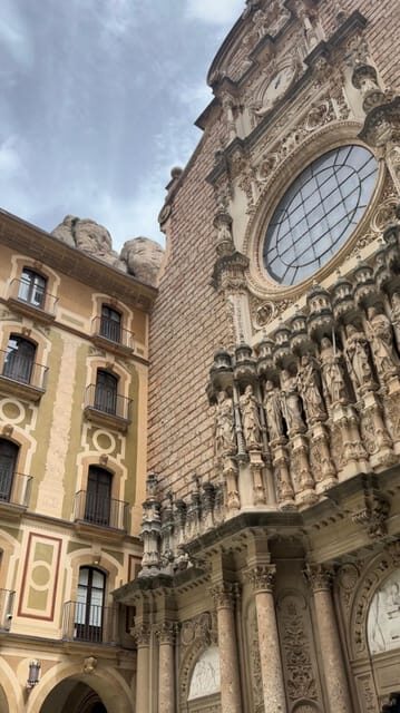 From Barcelona: PRIVATE Montserrat Guided Tour - FAQ