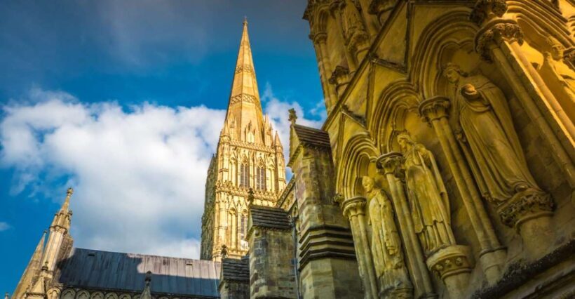From Bath: Private Stonehenge and Salisbury Tour with Pickup - Who Should Consider This Tour?