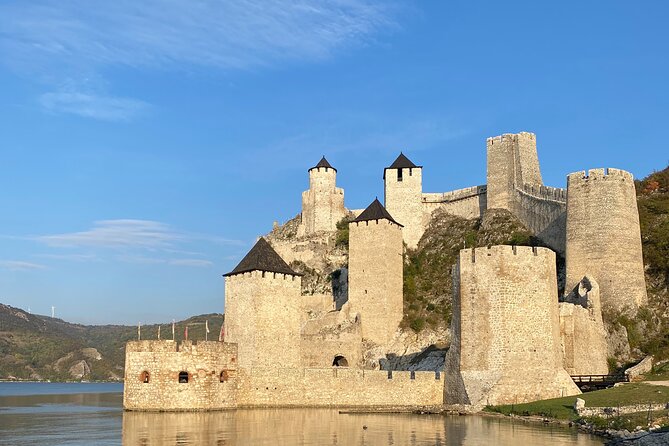 From Belgrade: Golubac Fortress & 1h Iron Gate Speed Boat Ride - Navigating the Djerdap Gorge