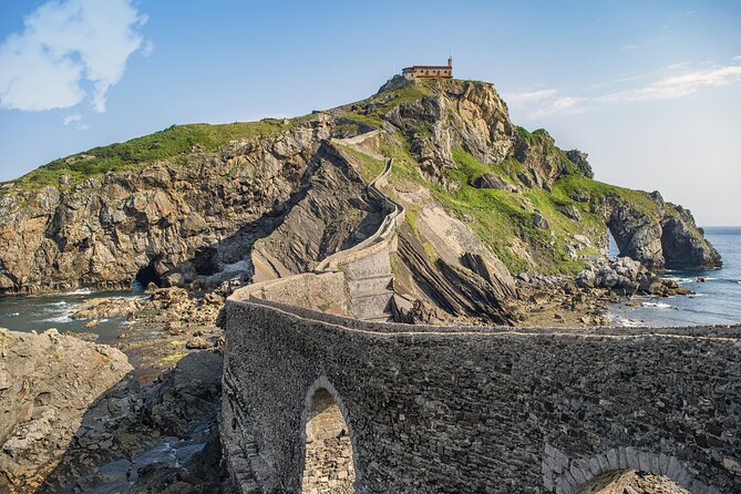 From Bilbao: Gaztelugatxe, Bermeo, Mundaka, and Gernika With Txakoli - Accessibility and Group Size