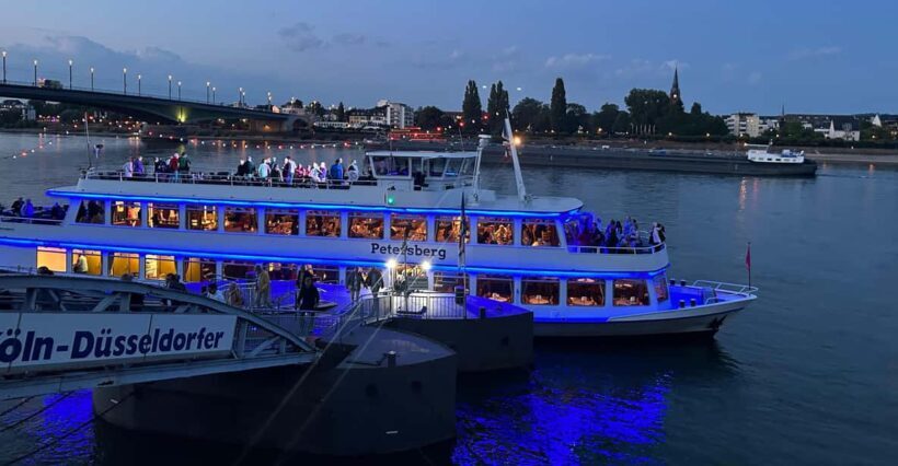 From Bonn: Christmassy Advent Cruise on the Rhine - From Bonn: Christmassy Advent Cruise on the Rhine — An Authentic Holiday Experience