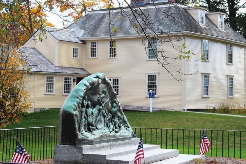 From Boston: Full-Day Historical Lexington & Concord Tour - Transportation and Group Experience