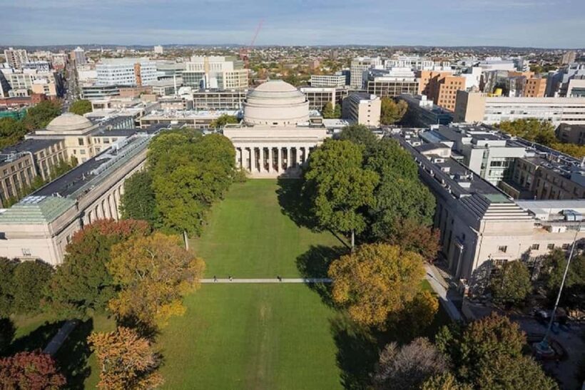 From Boston:Small Group Harvard, MIT, Quincy Market Day Tour - Boston Harbor Cruise: Scenic Views from the Water