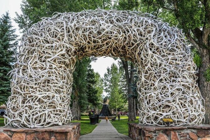 From Bozeman Yellowstone and Teton Tour 3 Days and 2 Nights - Exploring the Yellowstone and Teton Landscape in 3 Days
