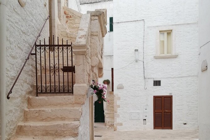 From Brindisi: Alberobello, Locorotondo, Ostuni & Apulian Brunch - Delights of the Apulian Brunch