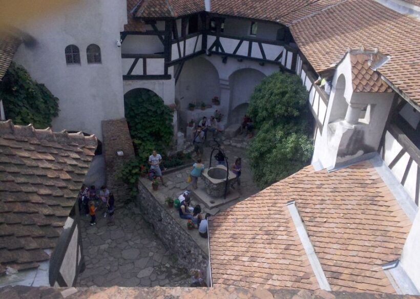 From Bucharest: Day Trip to Dracula and Peles Castle - The Itinerary in Detail