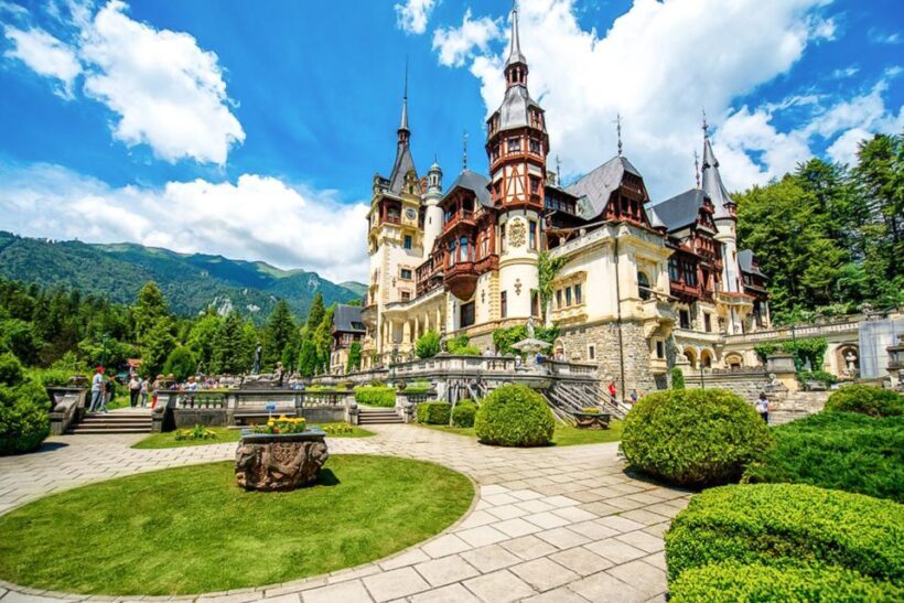 From Bucharest: Day Trip to Sinaia - Key Points