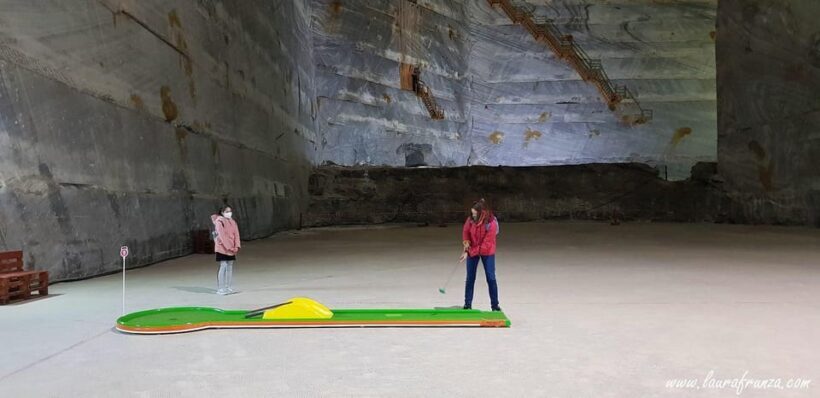 From Bucharest: Private Tour Salina Slanic: Salt Palace - Key Points