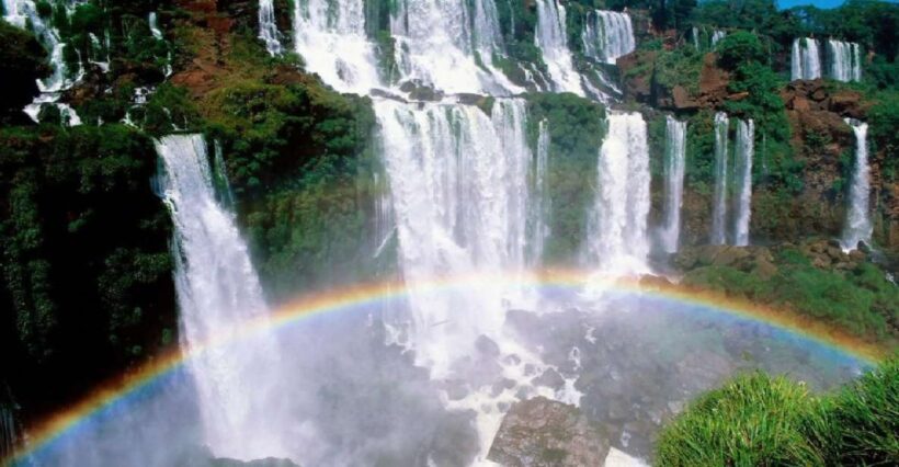 From Buenos Aires: 3-Day Iguazu Falls Tour with Airfare - Exploring the Iguazu Falls 3-Day Tour from Buenos Aires