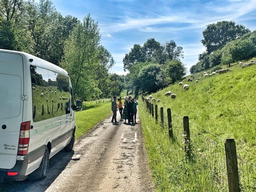From Cambridge: Guided day trip to Stratford & The Cotswolds - The Scenic Return Trip