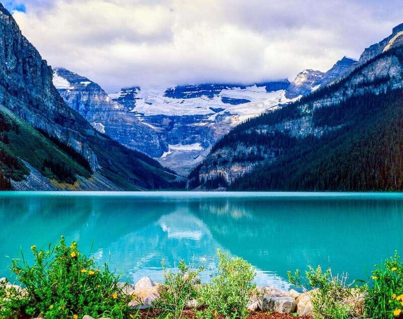 From Canmore/Banff: Moraine Lake Sunrise & Lake Louise Tour - An In-Depth Look at the Moraine Lake Sunrise & Lake Louise Tour