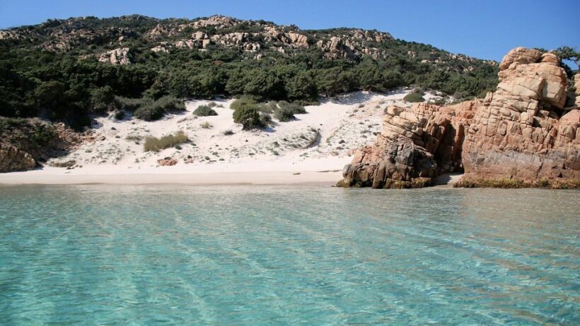 From Cannigione: Catamaran tour in La Maddalena Archipelago - Key Points