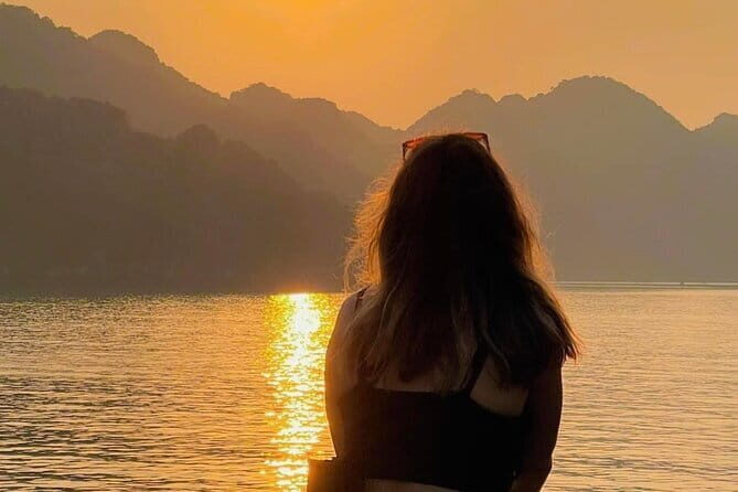 From Cat Ba: Explore Lan Ha Bay with Amazing Sunset Boat Tour - Authentic Experiences and Local Interaction