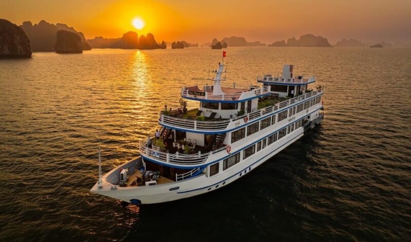 From Cat Ba island: Bai Tu Long Bay Cruise 2D/1N Quiet Route - The Itinerary: What You Can Expect