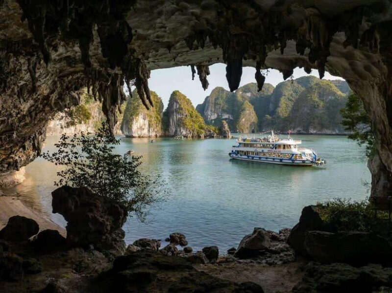 From Cat Ba : Lan Ha Bay Kayaking, Snorkling Full-Day Cruise - Key Points